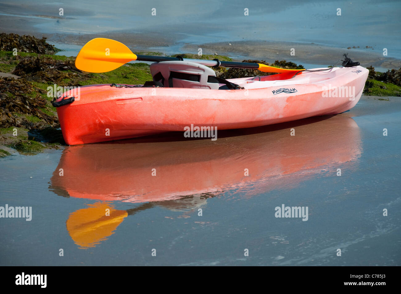 Sea kayaking pembrokeshire hi-res stock photography and images - Alamy