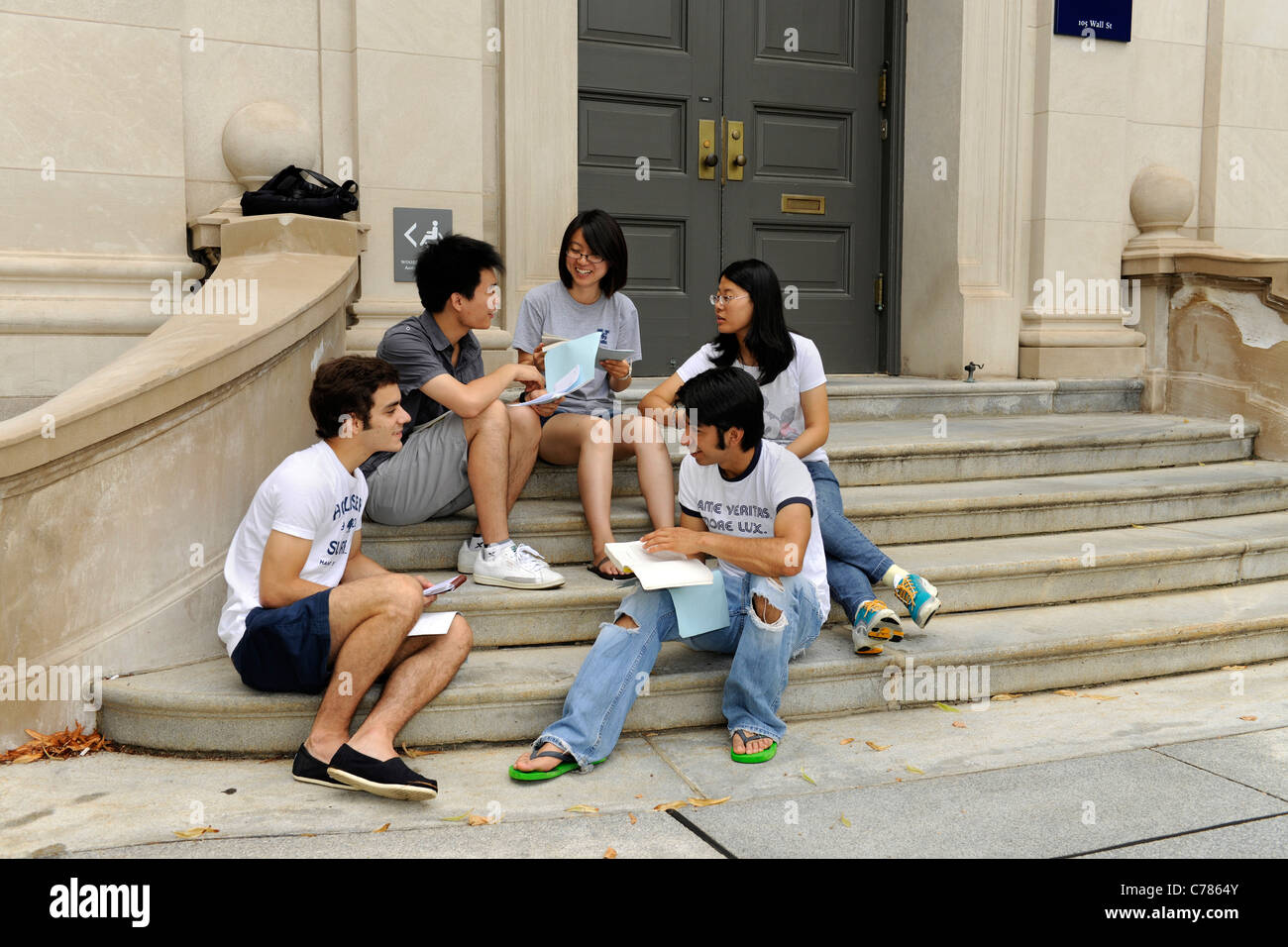 Yale university students summer school hi-res stock photography and ...