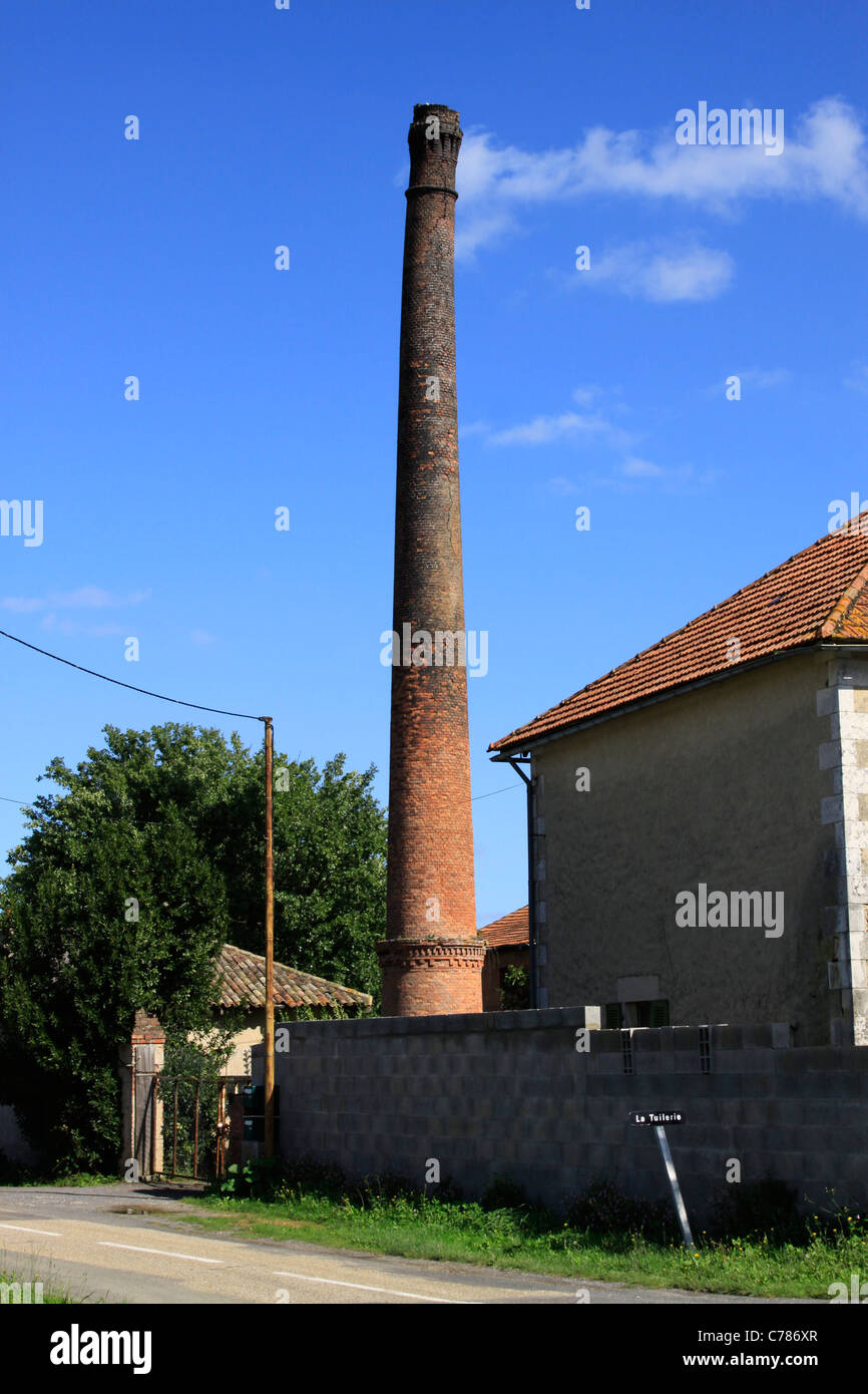Leaning brick chimney hi-res stock photography and images - Alamy