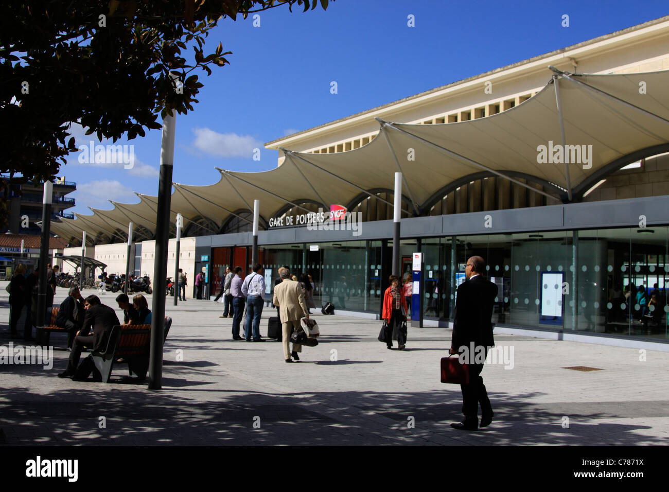 Poitiers station train gare hi-res stock photography and images - Alamy