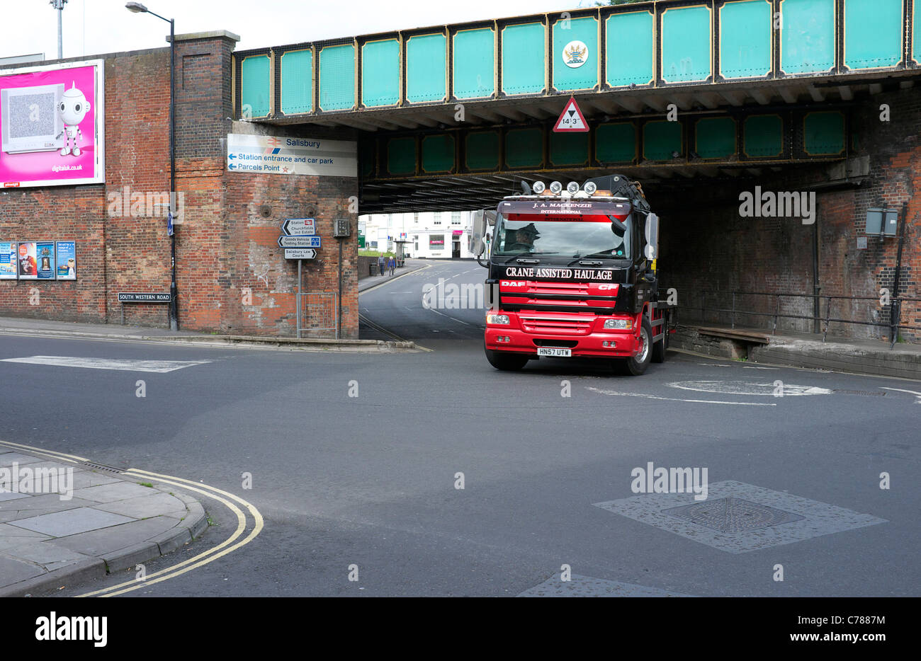 Truck under bridge hi-res stock photography and images - Alamy