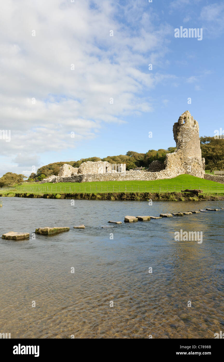 Ogmore castle hi-res stock photography and images - Alamy