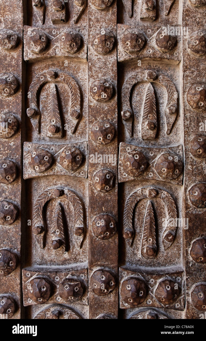 Aleppo citadel metal door hi-res stock photography and images - Alamy