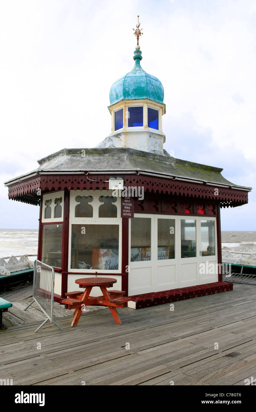 Run down blackpool hi-res stock photography and images - Alamy