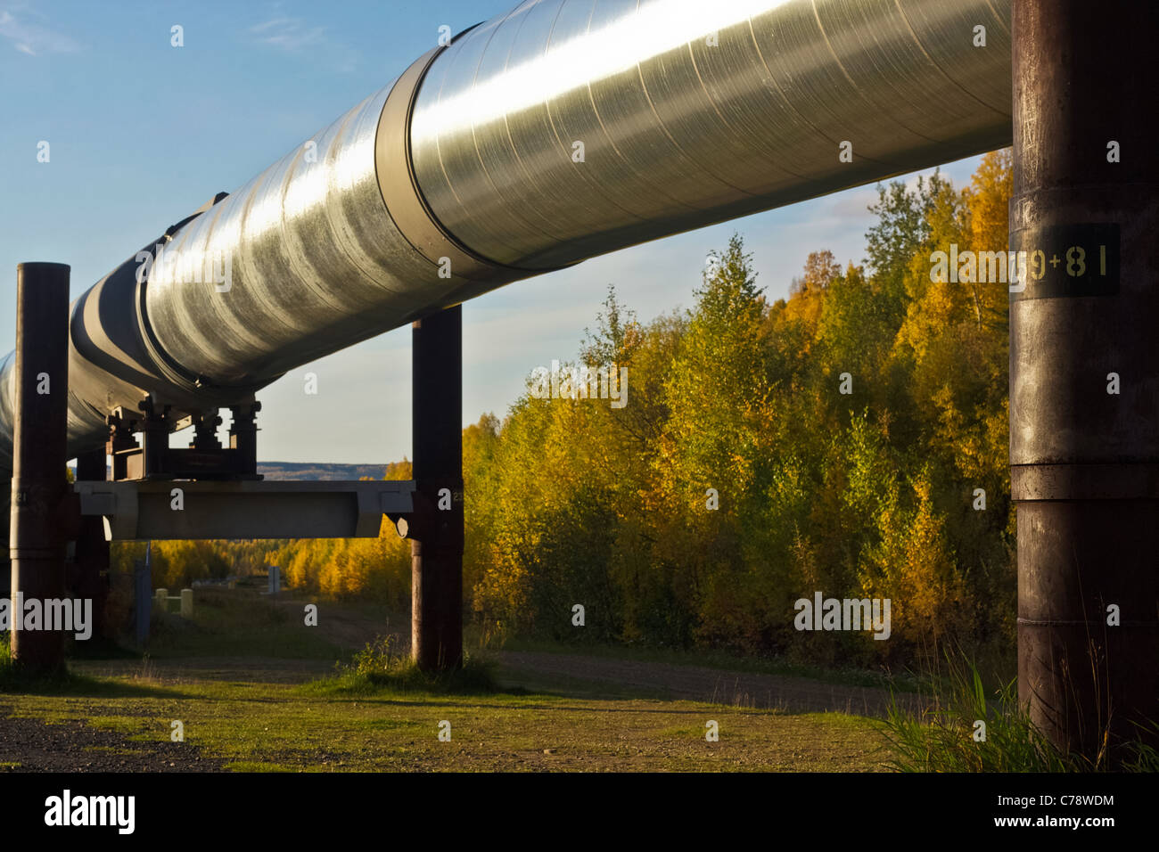 Alaska pipeline oil energy hi-res stock photography and images - Alamy