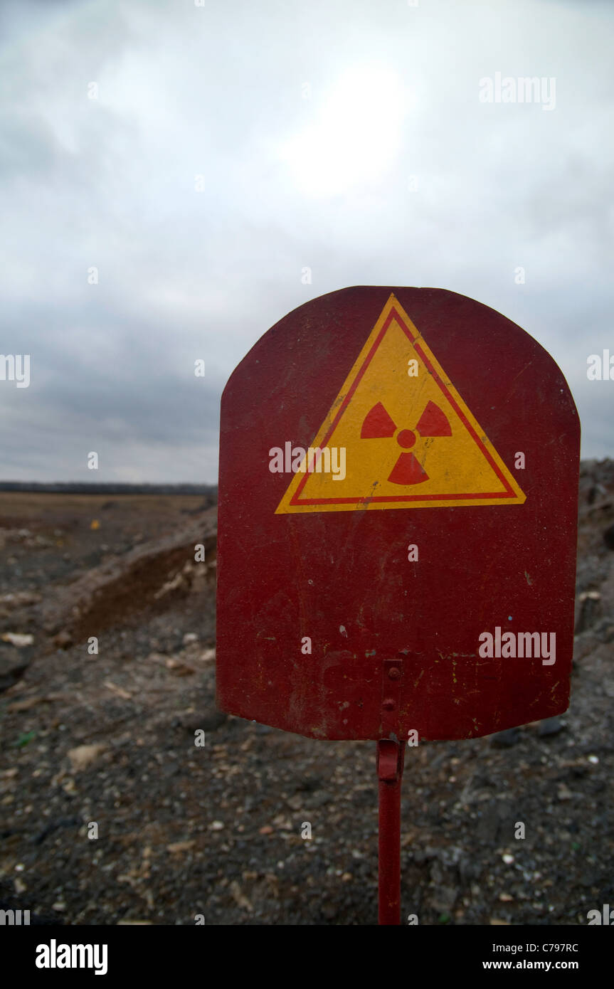 Nuclear radiation shiny symbol hi-res stock photography and images - Alamy