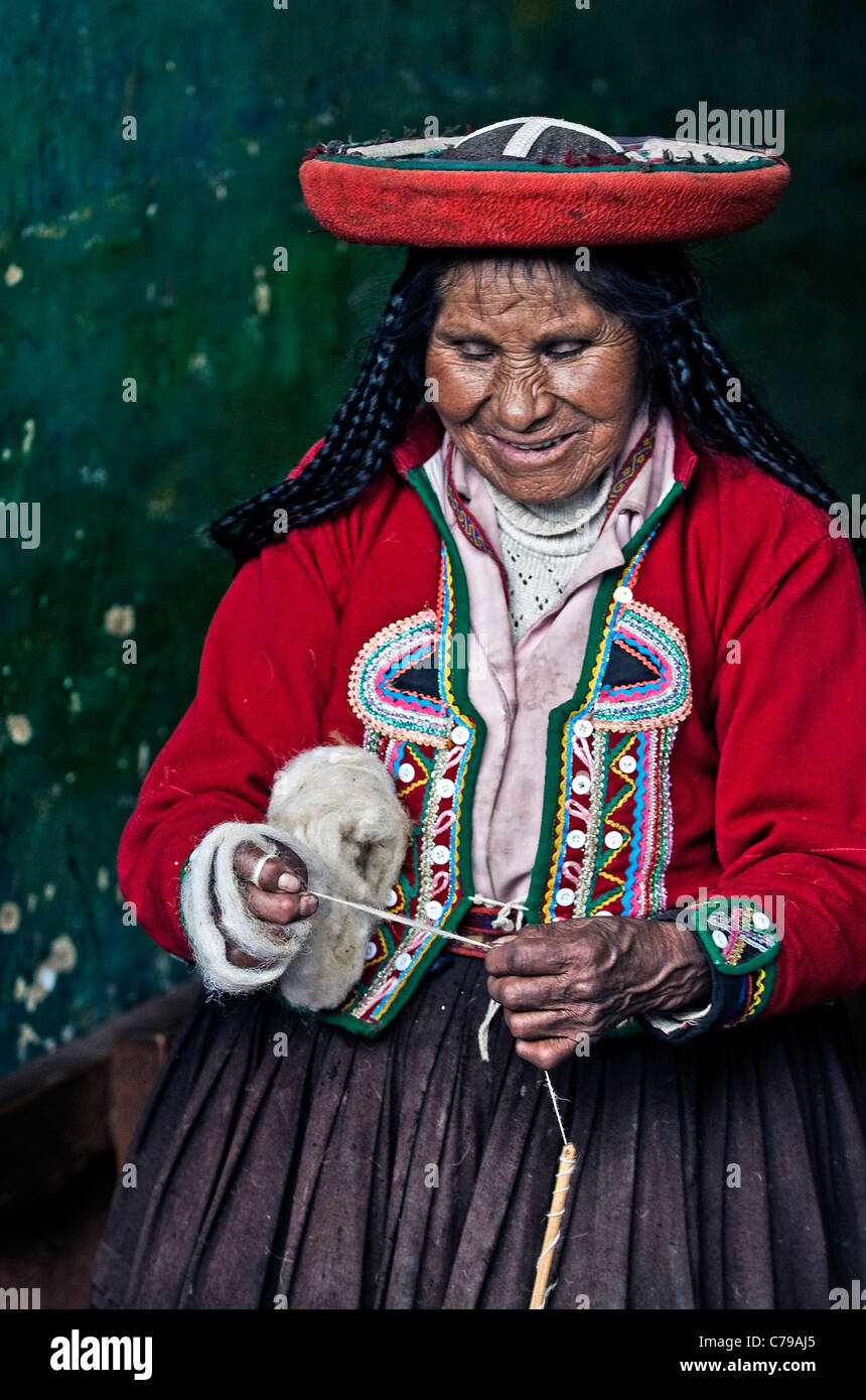 Quechua indians hi-res stock photography and images - Alamy