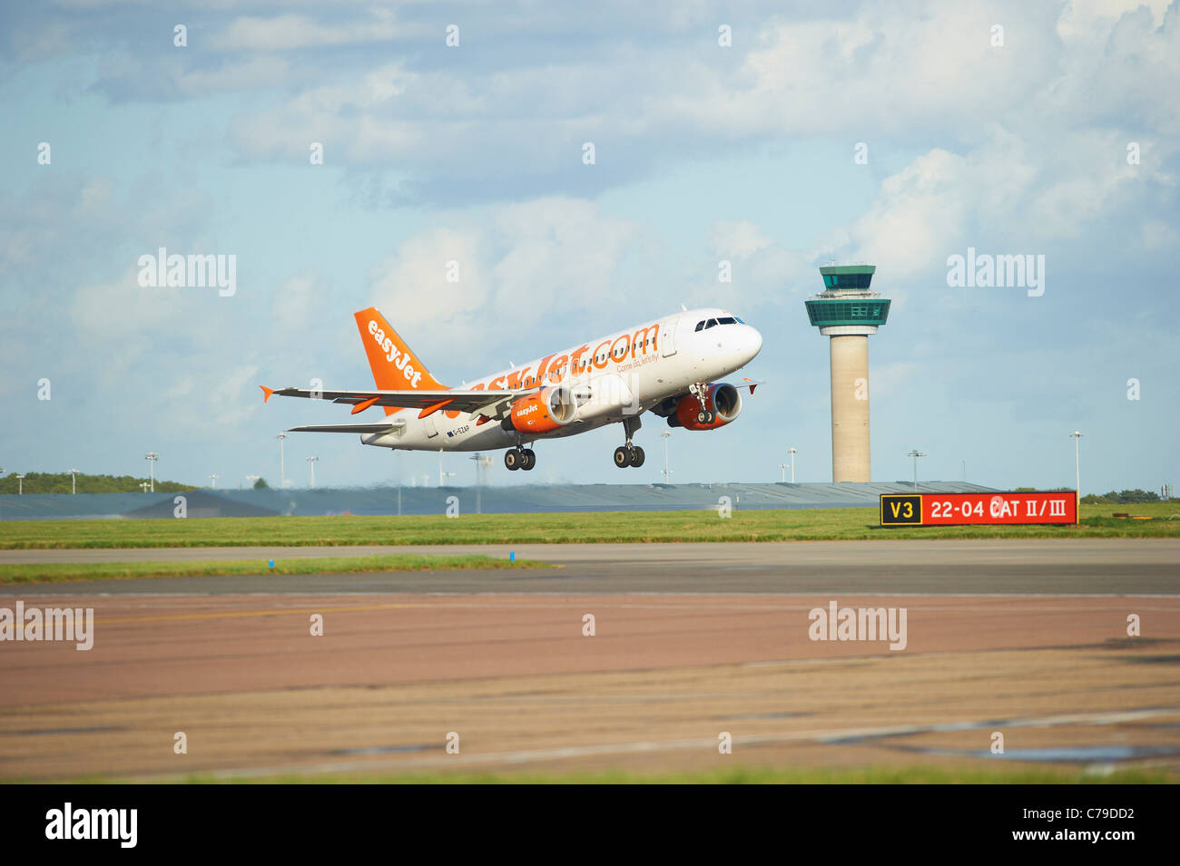 Takeoff plane hi-res stock photography and images - Alamy