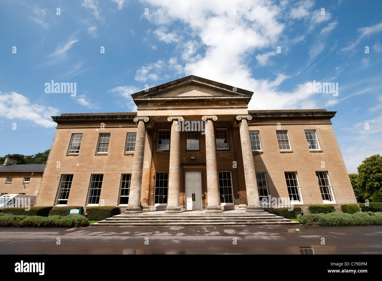 Palladian style house hi-res stock photography and images - Alamy