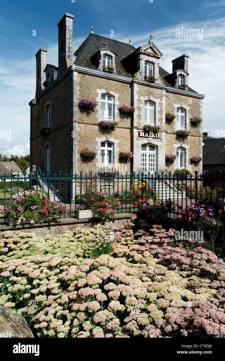 French village flowers hi-res stock photography and images - Alamy