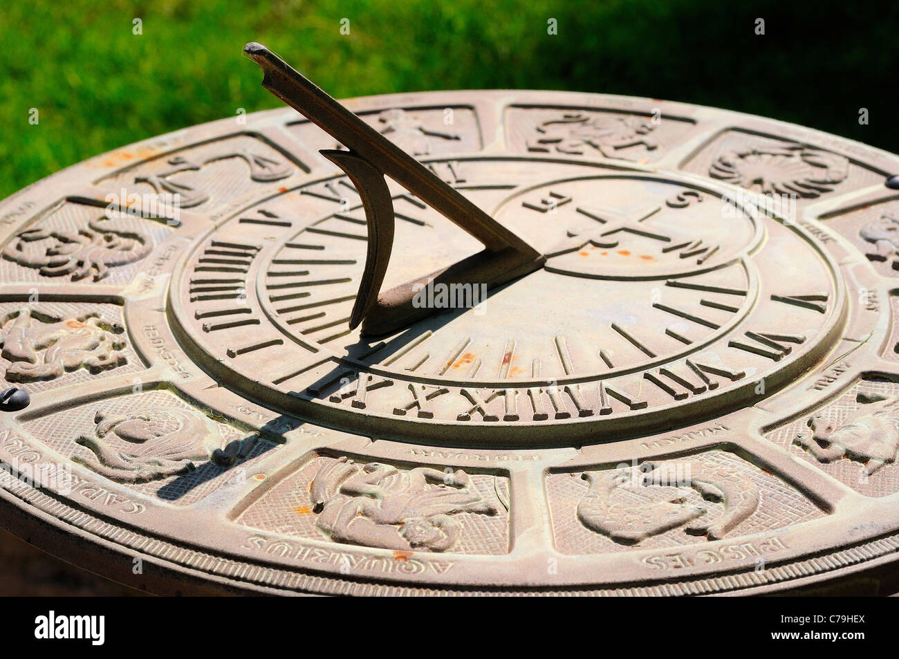 Noon shadow hi-res stock photography and images - Alamy