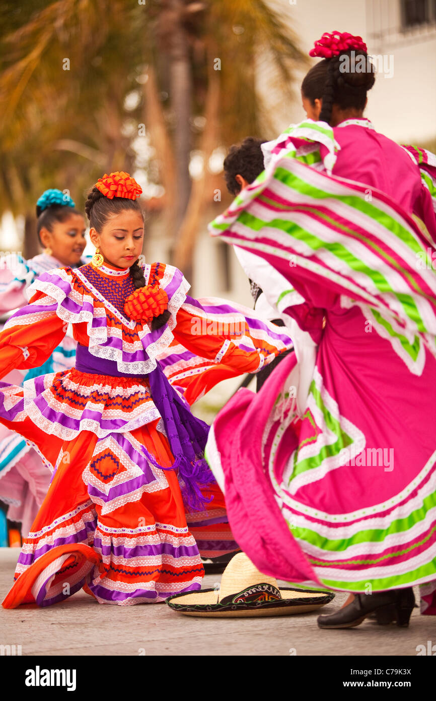 Fiesta dance hi-res stock photography and images - Alamy