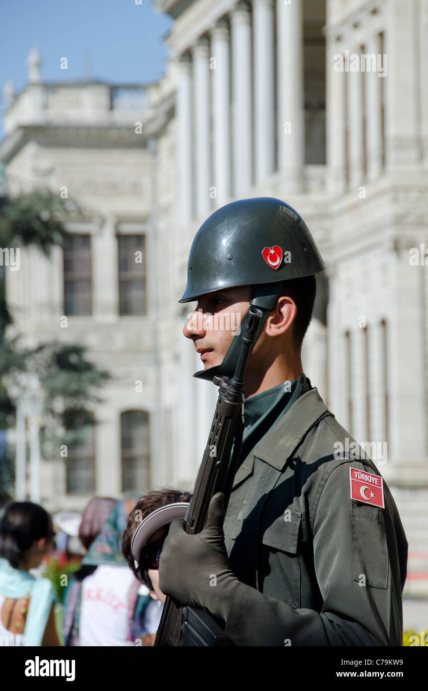 Turkish royal guard hi-res stock photography and images - Alamy