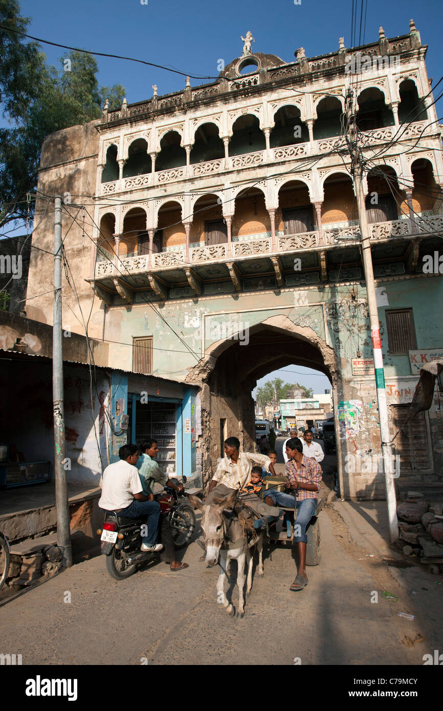Haveli mansion style arch gateway Mandawa Rajasthan India Stock Photo ...
