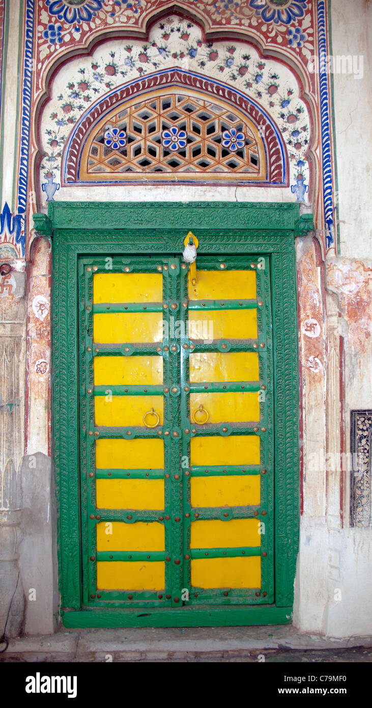 Rajasthani haveli door hi-res stock photography and images - Alamy