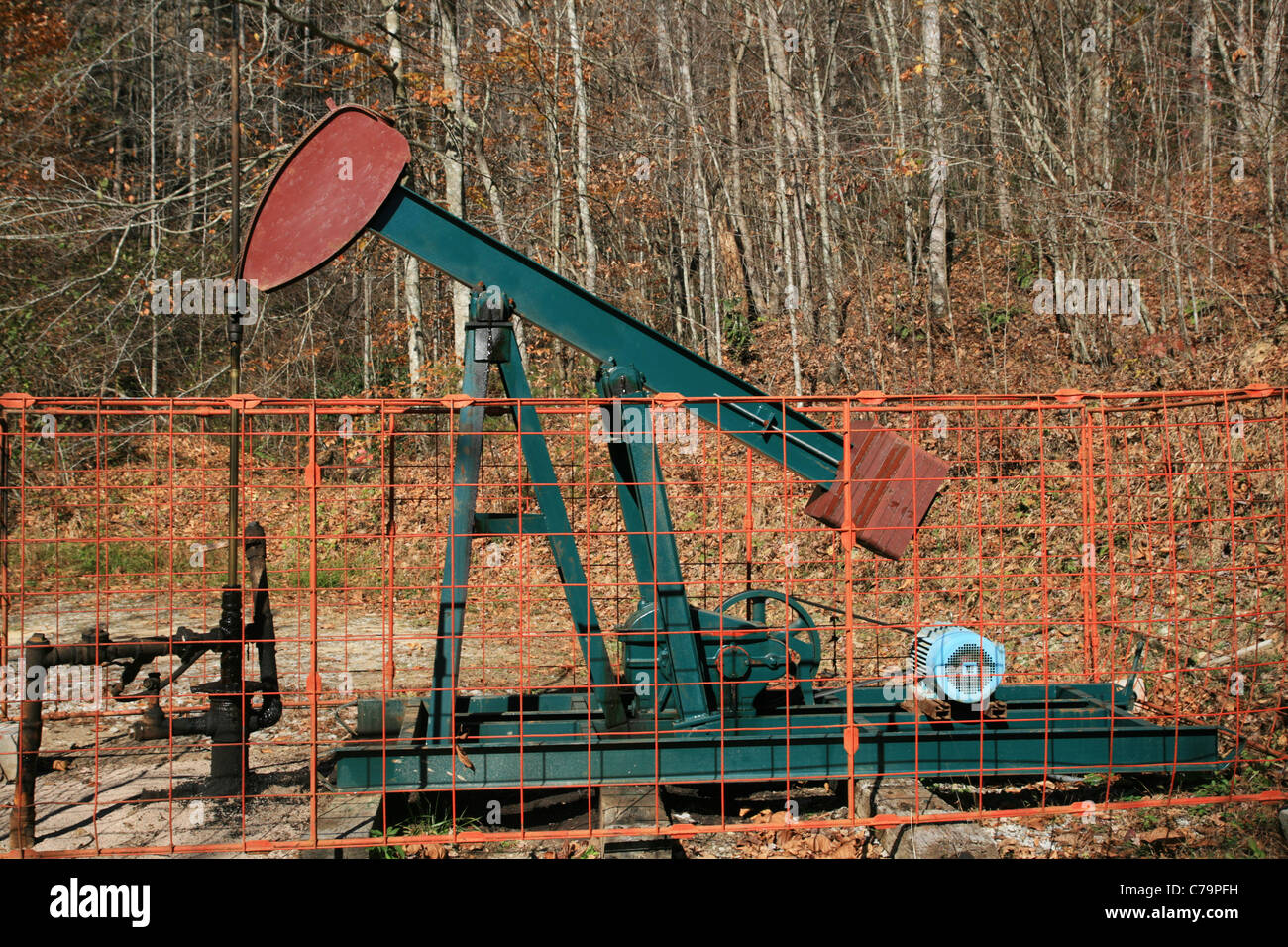 Oil well pumpjack pump jack hi-res stock photography and images - Alamy