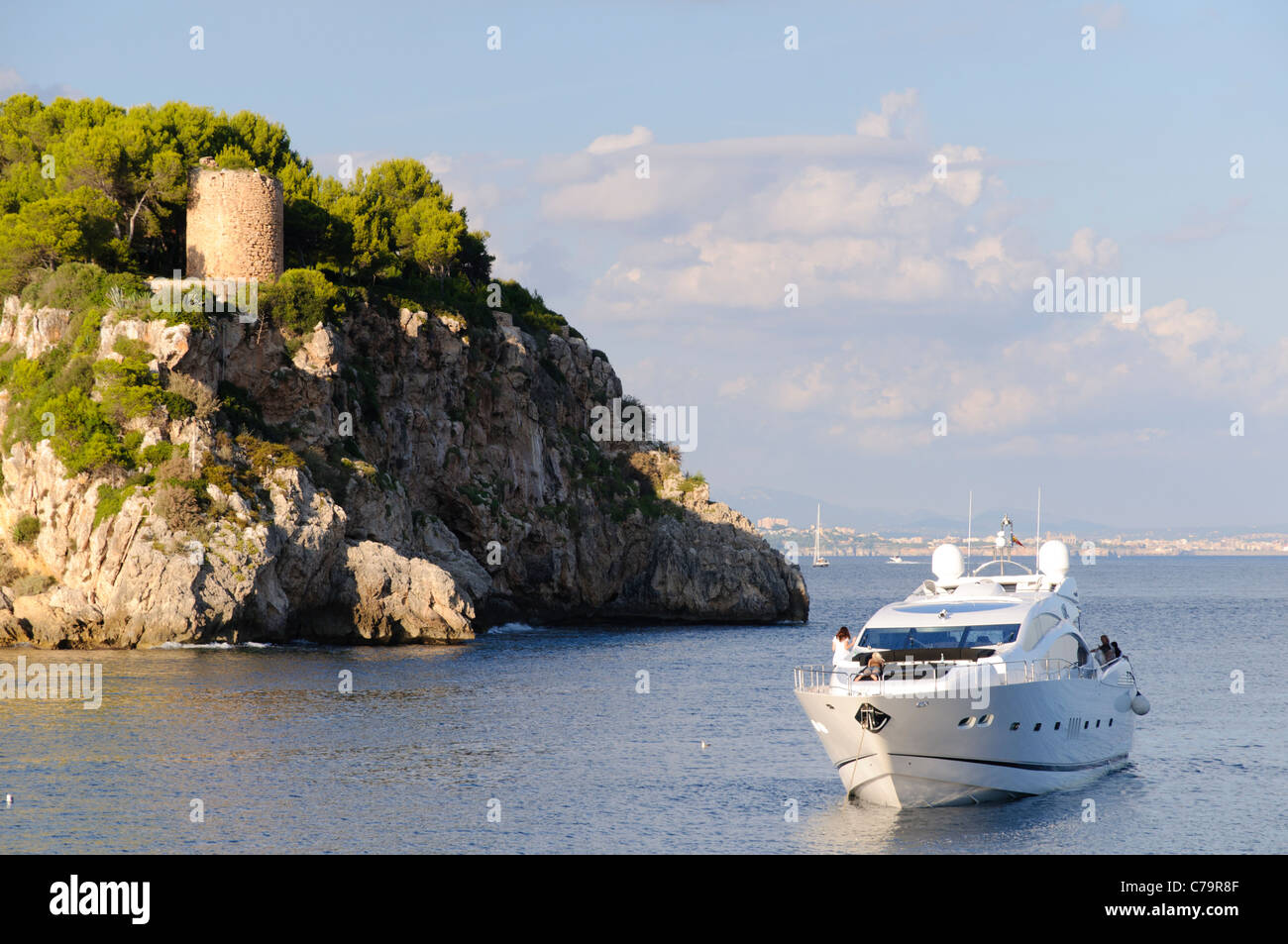 Three Finger Bay High Resolution Stock Photography and Images - Alamy