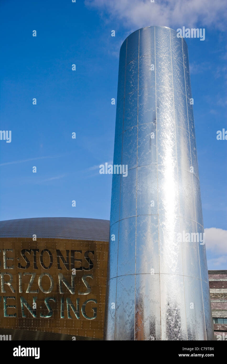 Water sculpture cardiff bay hi-res stock photography and images - Alamy