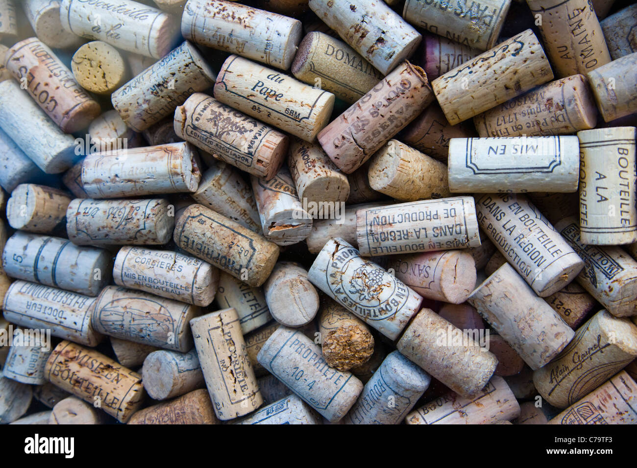 Pile of corks hi-res stock photography and images - Alamy