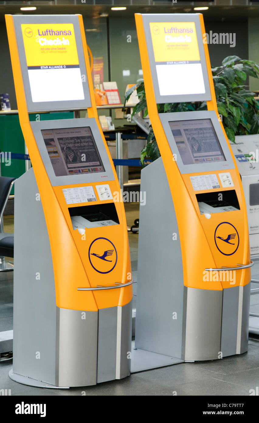 Airport check in counters airport check in desks hi-res stock ...