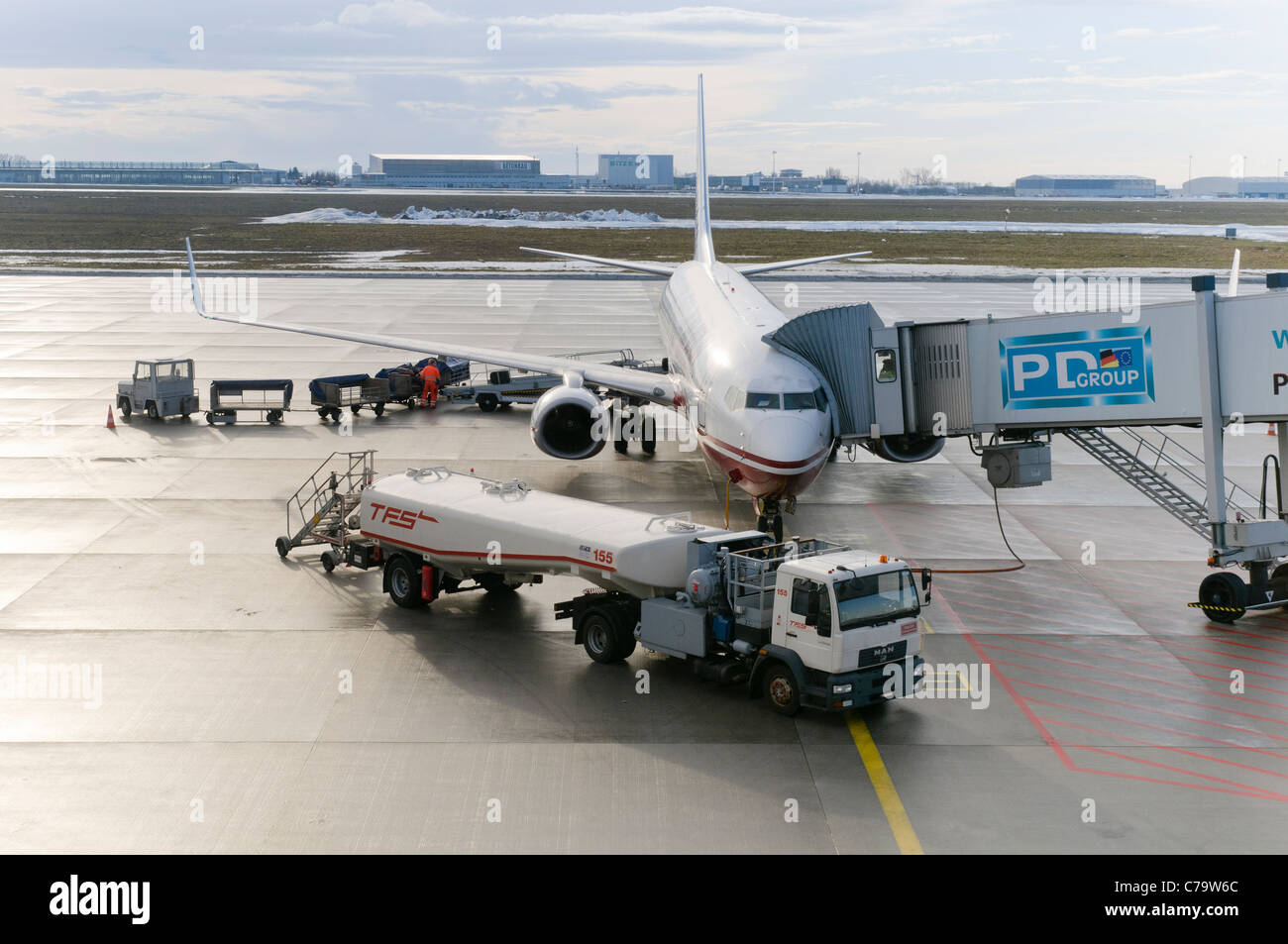Aircraft fuels hi-res stock photography and images - Alamy