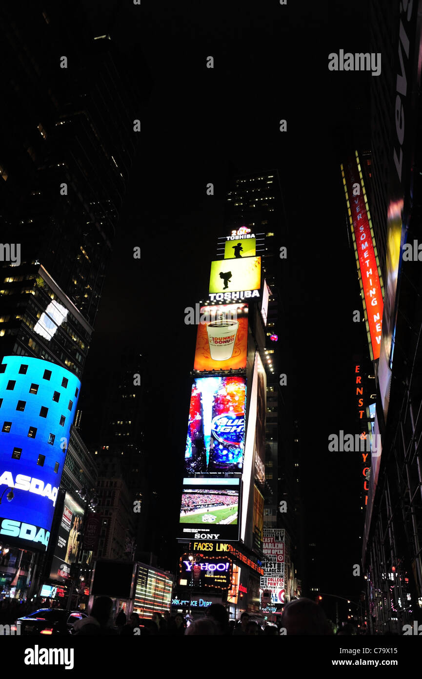 Commercial street ground level time hi-res stock photography and images ...