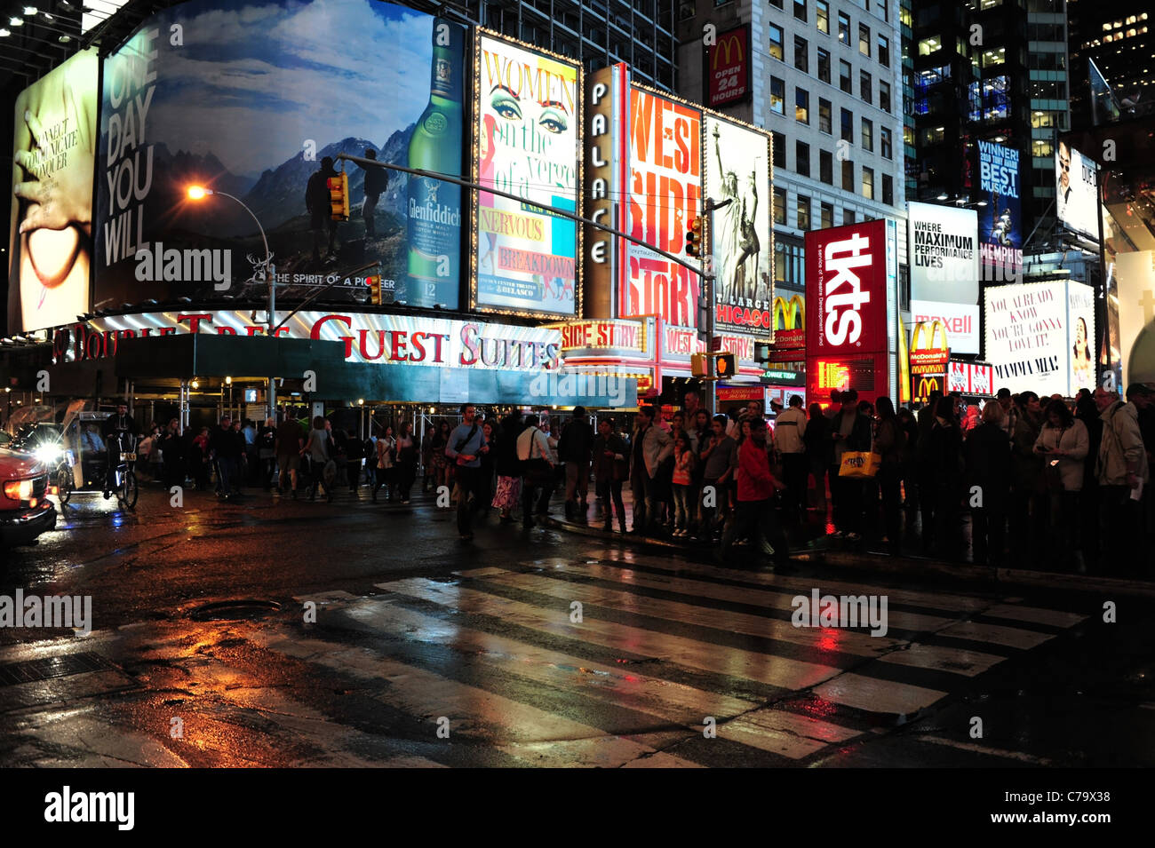 Tkts red sign High Resolution Stock Photography and Images - Alamy