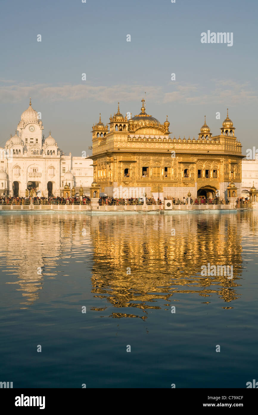 Holiest sikh temple golden temple hi-res stock photography and images ...