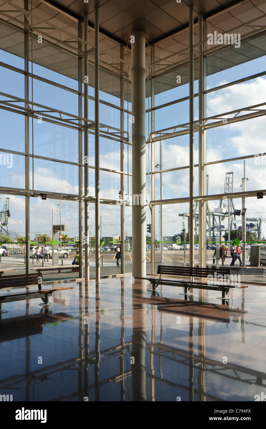 Bus terminal santa cruz tenerife hi-res stock photography and images ...