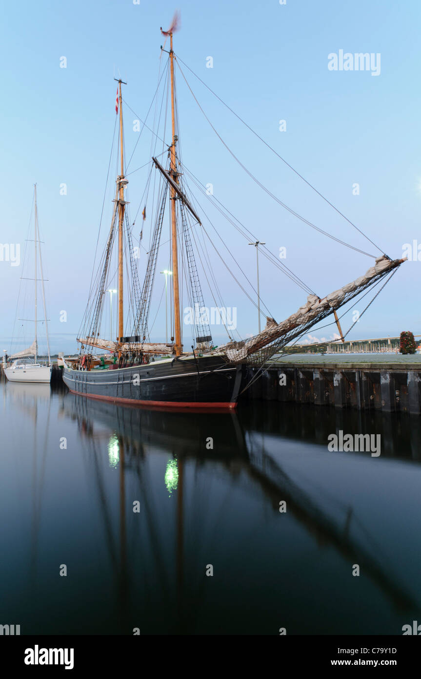 Old sailing ship in the port of Stralsund in the evening, Germany ...