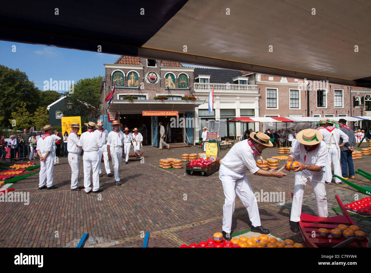Edam Cheese Market Stock Photo - Alamy