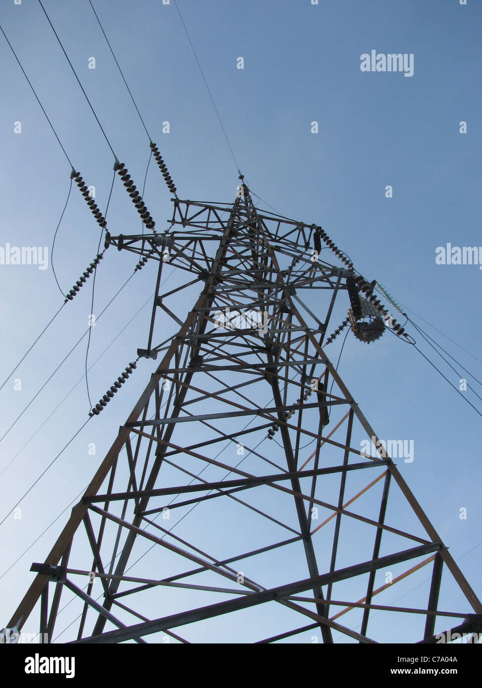 Electrical pylon and wires hi-res stock photography and images - Alamy