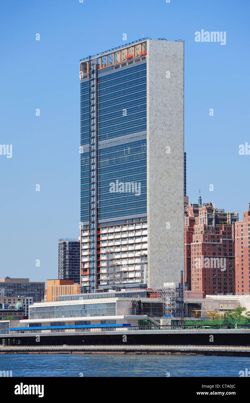 UN complex over East River Stock Photo - Alamy