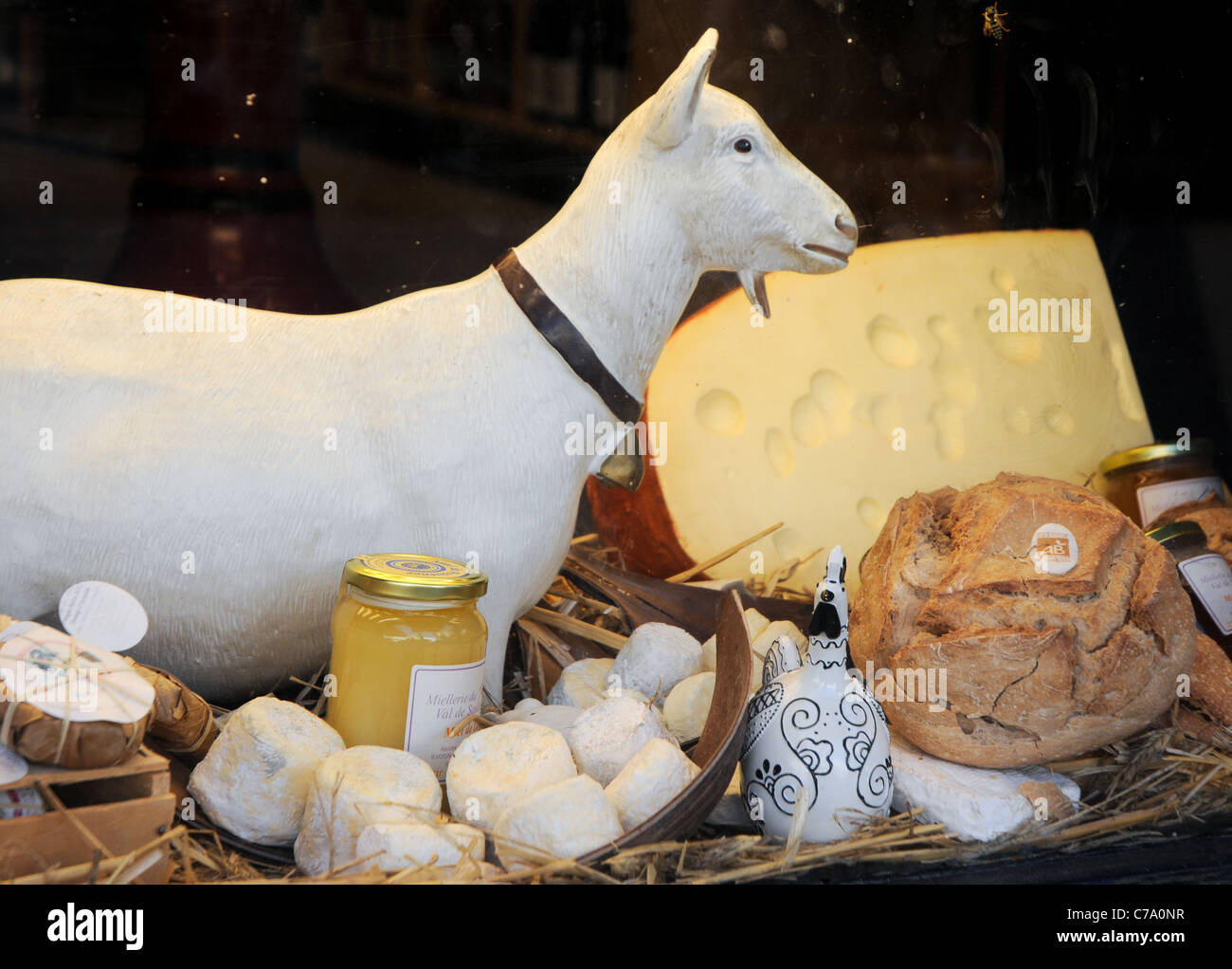 Goat cheese provence france hi-res stock photography and images - Alamy