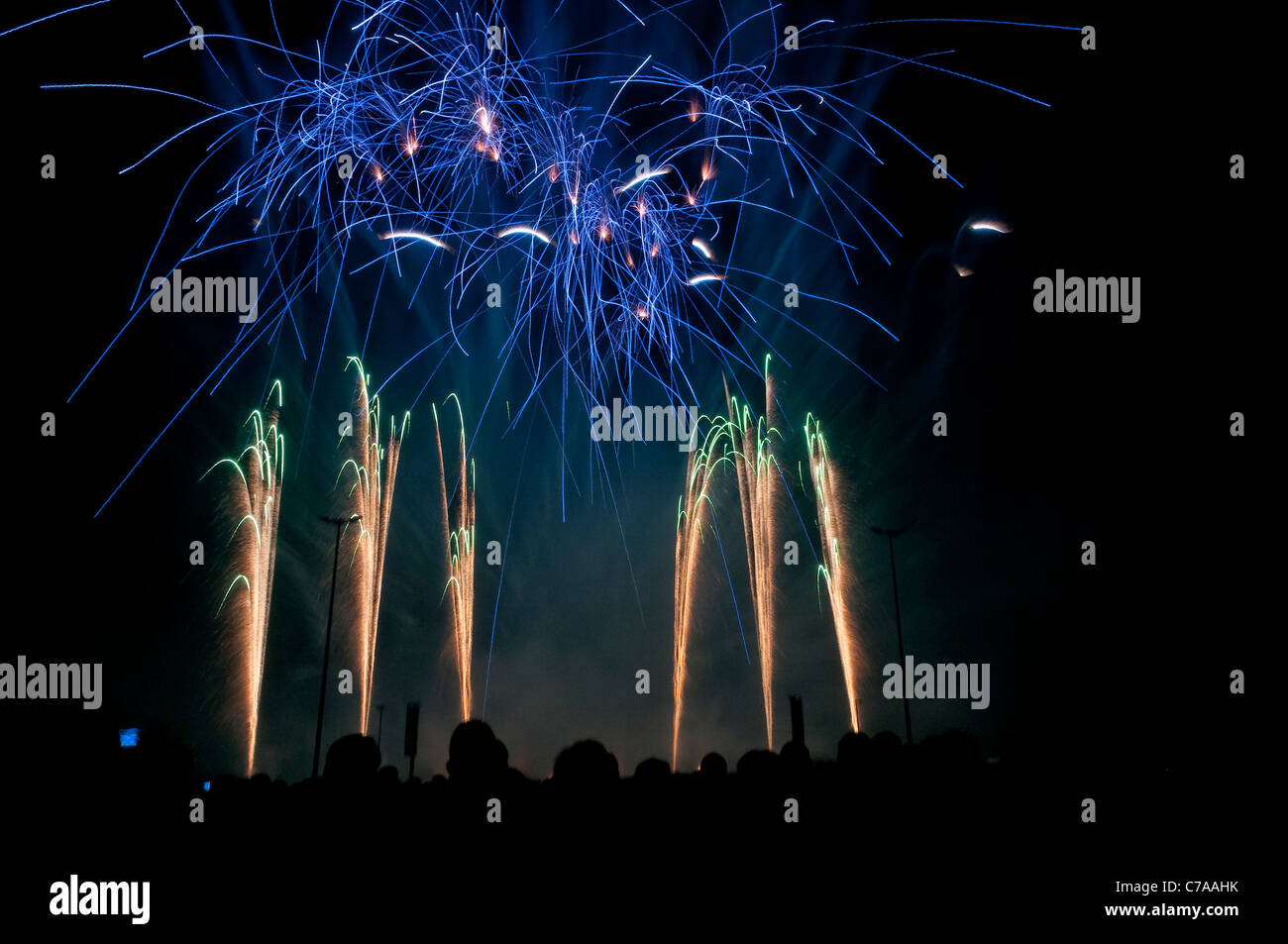 Fireworks synchronized to music, preliminary decision to the fireworks ...