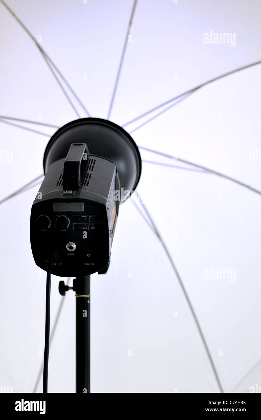 Floodlight lights flash hi-res stock photography and images - Alamy