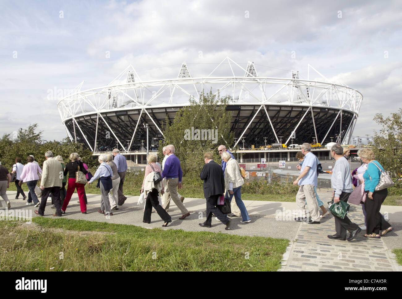 Tourists in a Blue Badge Tourist guided tour group overlooking the ...