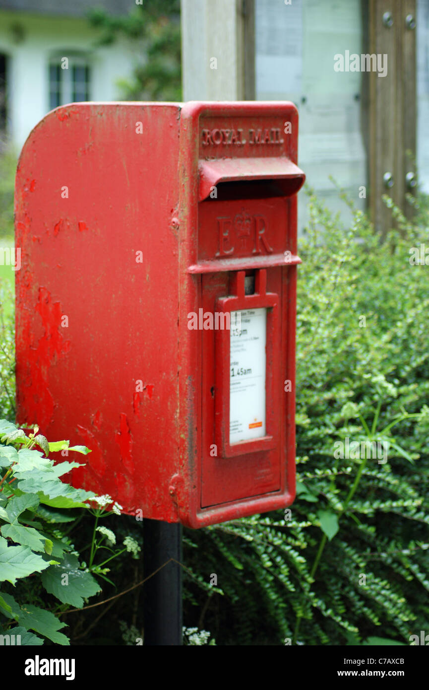 Red post box Stock Photo - Alamy
