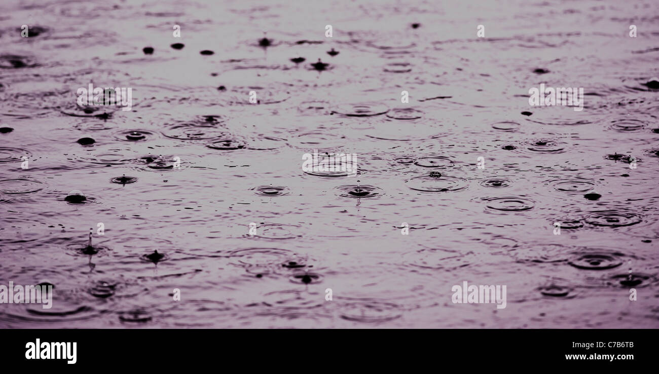 Rain on the lake hi-res stock photography and images - Alamy
