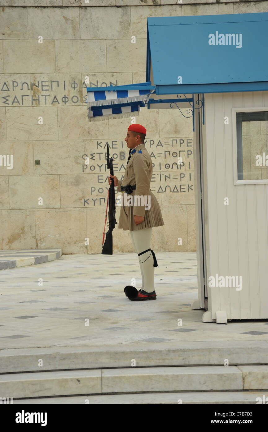 Greek guard outside the Greek parliament Athens Stock Photo - Alamy
