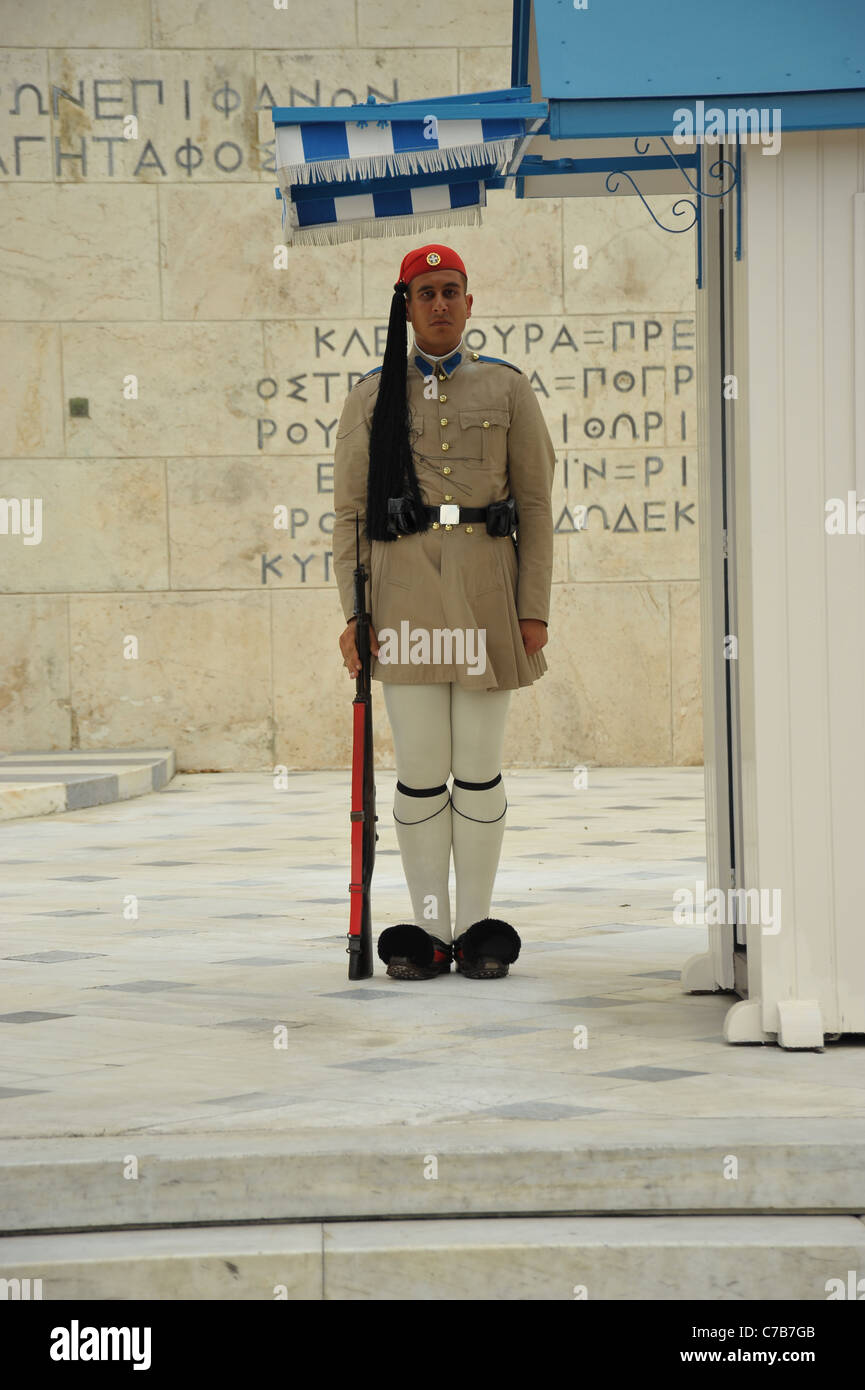 Greek guard outside the Greek parliament Athens Stock Photo - Alamy