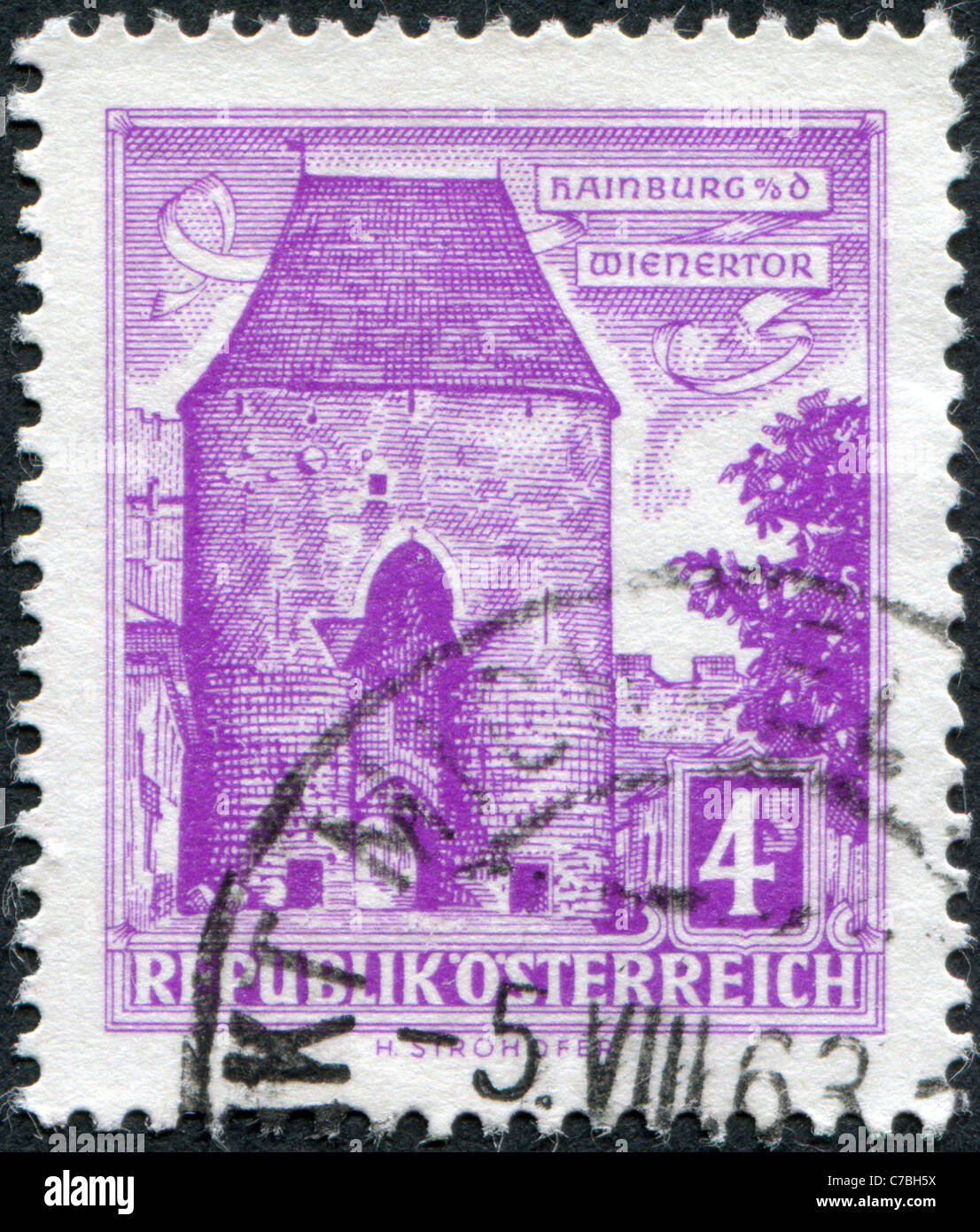 AUSTRIA - 1960: A stamp printed in Austria, shows the Vienna Gate ...