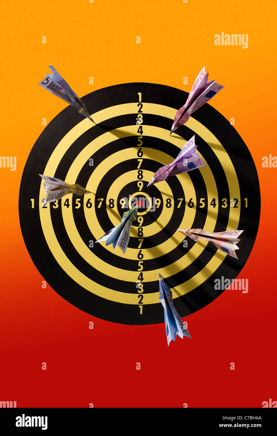 Dartboard picture hi-res stock photography and images - Alamy