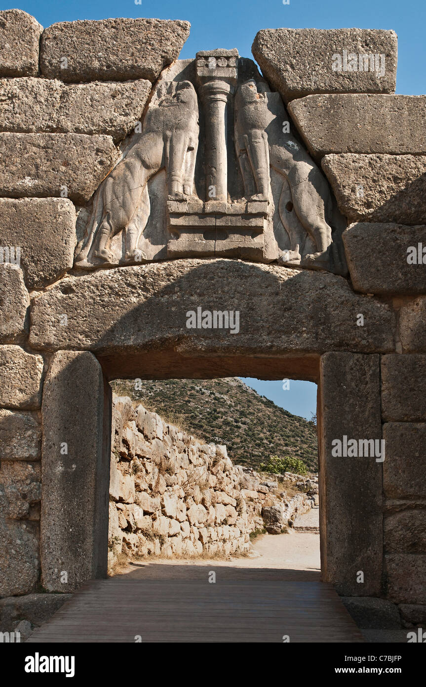 The Lion gate and main entrance to the citadel of Mycenae, Argolid, Peloponnese, Greece Stock ...