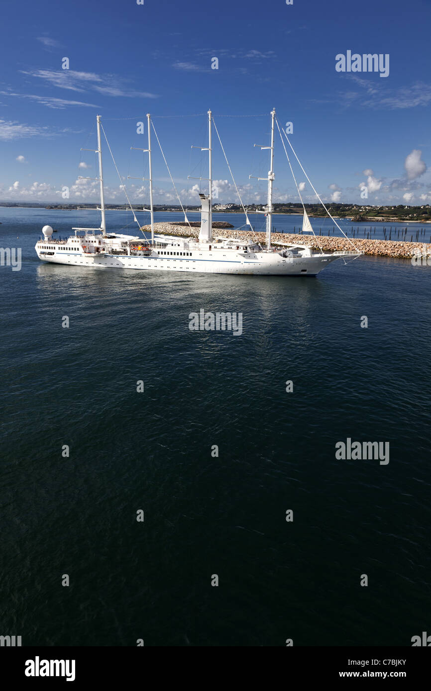 Windstar ship hi-res stock photography and images - Alamy