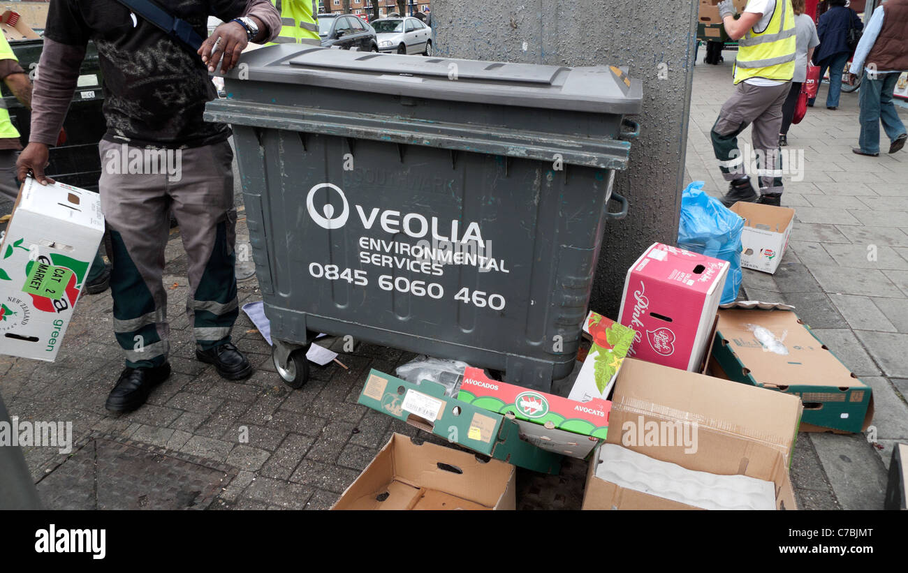 British rubbish trash recycle High Resolution Stock Photography and ...
