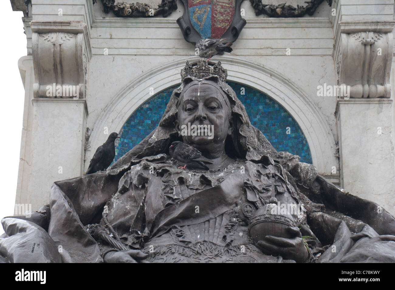 Queen Victoria Statue Piccadilly Gardens Manchester at David Mcgraw blog