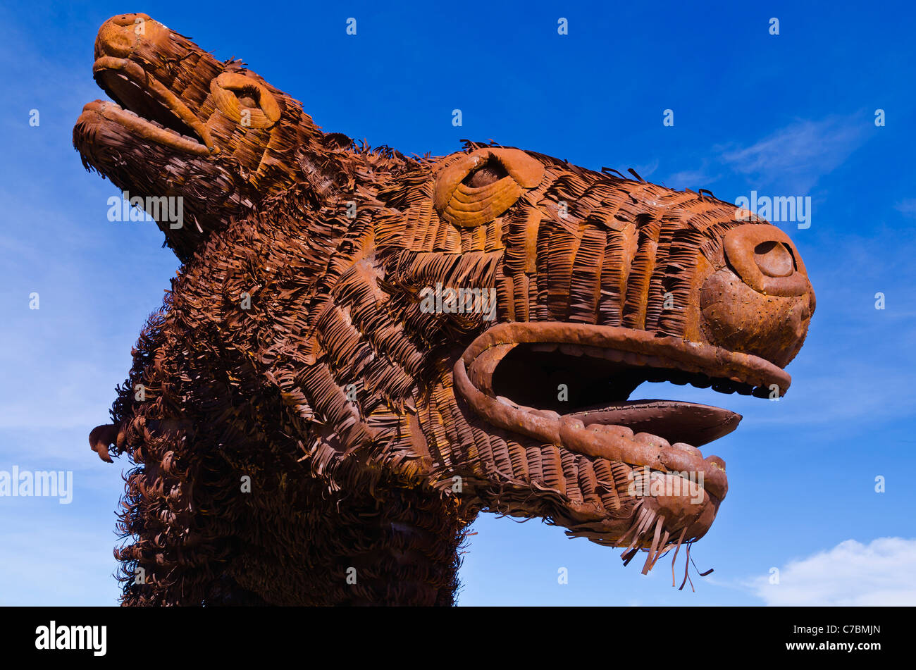 Metal sloth sculptures by Ricardo Breceda at Galleta Meadows Estate ...