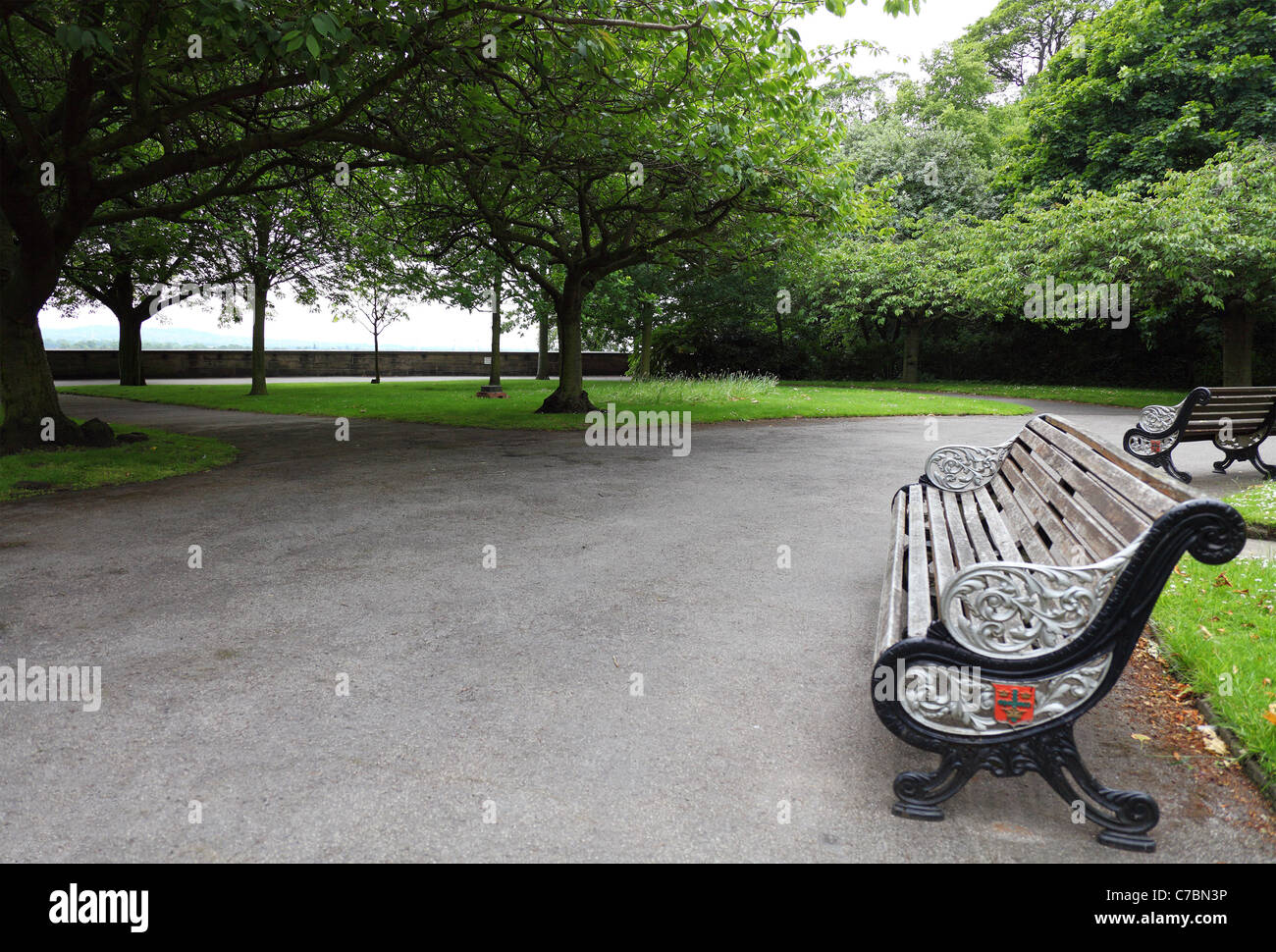 Old ancient bench in park of Nottingham,uk Stock Photo - Alamy