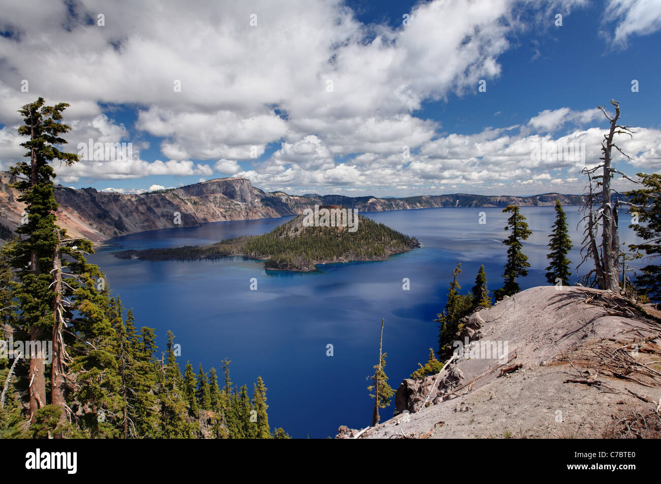 Wizard Island in Crater Lake, Crater Lake National Park, Oregon, USA ...